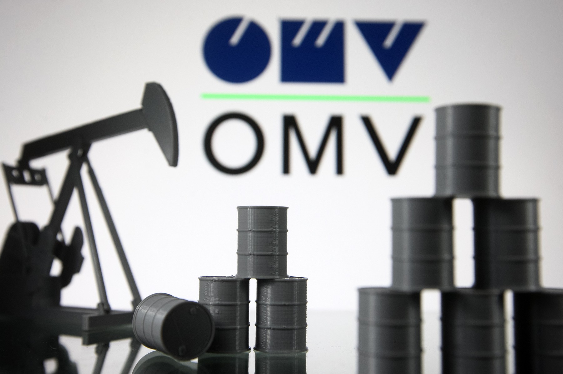 Cât este adevăr și cât este fabulație în scandalul OMV? - Solid News